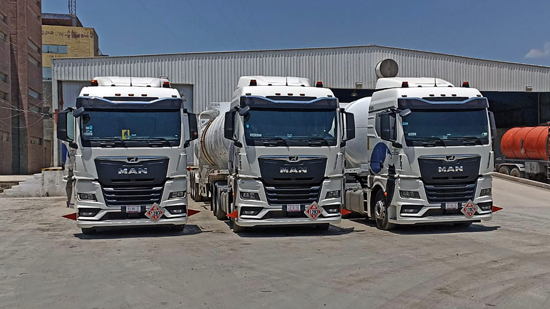 Transportadora EFIKA – Transporte de materiales y residuos peligrosos